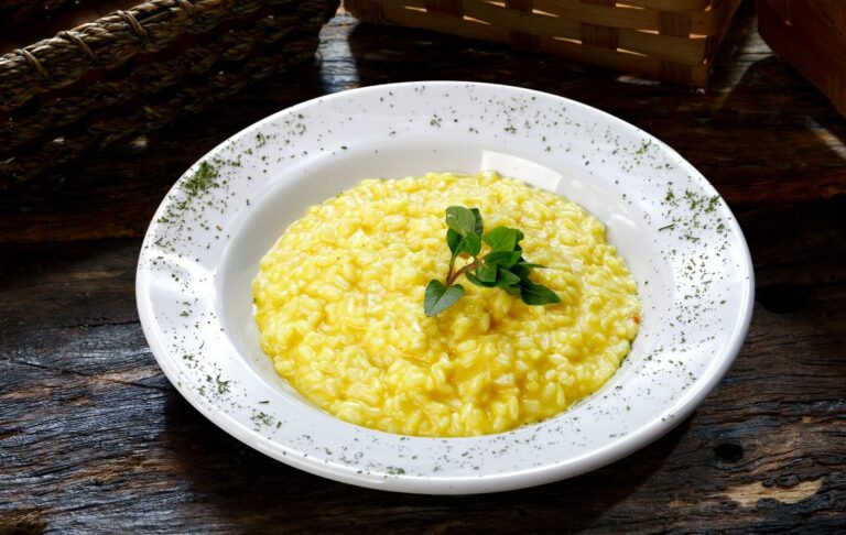 Risoto alla milanese . Foto: Ribeiro Rocha de Getty Images / Canva